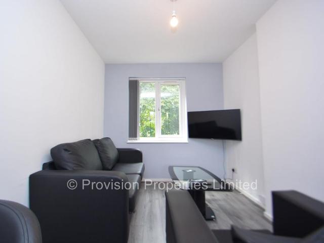 Well Close Rise, City Centre LS2 4 bed townhouse to rent £1,820 pcm £420 pw