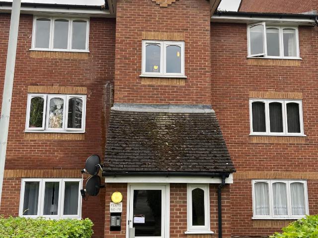 Well Connected 1 Bed Apartment | Allocated Parking | Modern Development | SE8