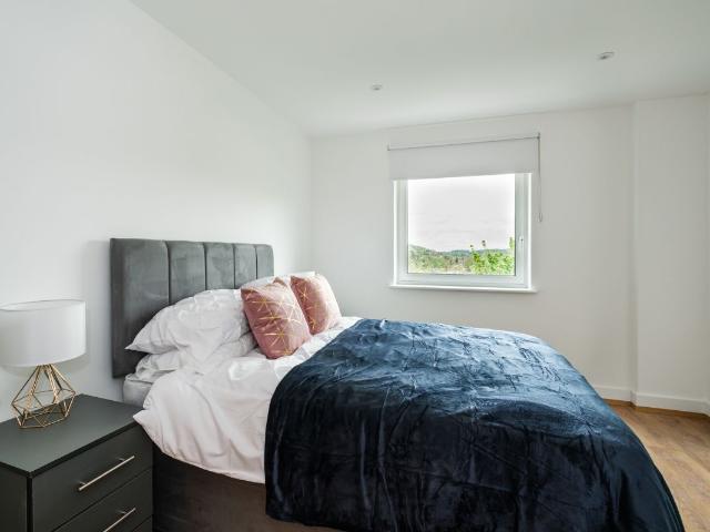 Well Farm Road, Whyteleafe CR3, 2 bed flat to rent, £1,700 pcm | PrimeLocation