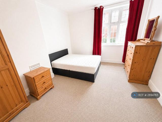 Well Hall Road, Eltham, SE9 3 bed flat to rent £2,000 pcm £462 pw