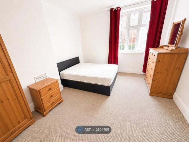 Well Hall Road, Eltham SE9, 3 bed flat to rent, £2,200 pcm | PrimeLocation