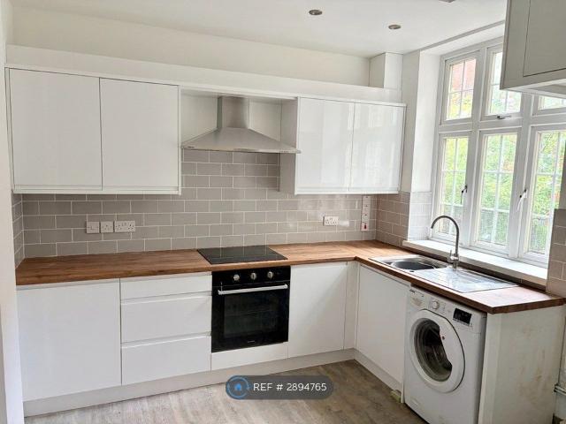 Well Hall Road, Eltham SE9, 3 bed flat to rent, £2,200 pcm | PrimeLocation