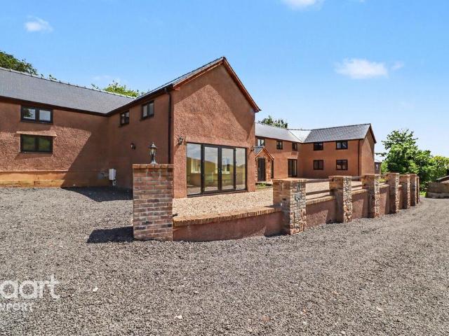 Well Lane, CHEPSTOW 7 bed cottage to rent £5,150 pcm £1,188 pw