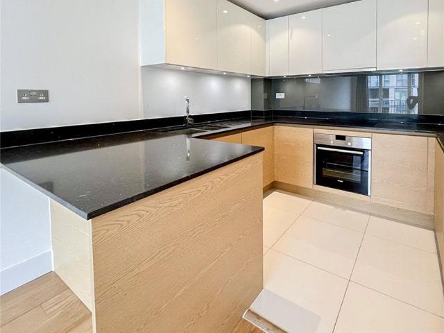 Well presented 1 bedroom ground floor apartment at this prestigious development in Cambridge with unrivalled facilities. Under floor heating throughout. Allocated parking. Usage of leisure facilities including Gym. On site Concierge service available. Unfurnished