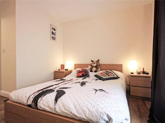 Well presented 1 bedroom, ground floor apartment located just off Milton Road offering excellent access to the City and Science Parks. GCH. Phone entry system. Allocated parking. Unfurnished