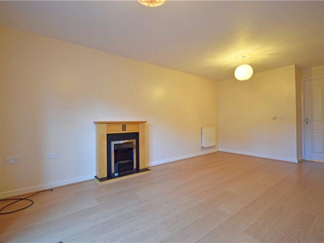 Well presented 2 bedroom terraced house in the popular village of Longstanton. Maintainable rear garden. Garage and street parking. GCH. Unfurnished