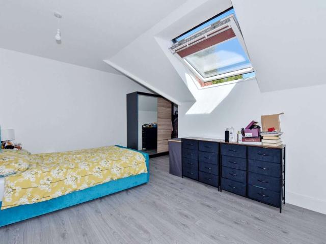 Well presented three bedroom maisonette