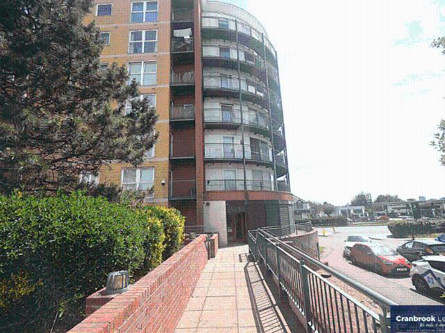 Well Presented Two Bedroom Apartment in Royal Crescent, Ilford, IG2