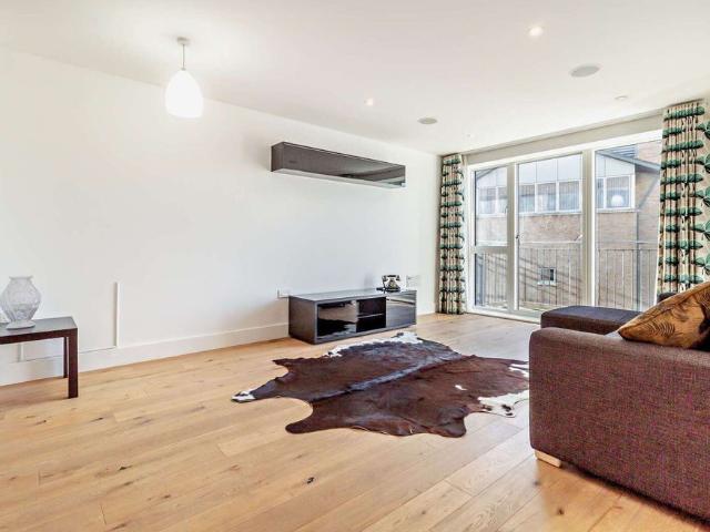 Well presented two bedroom apartment near the river