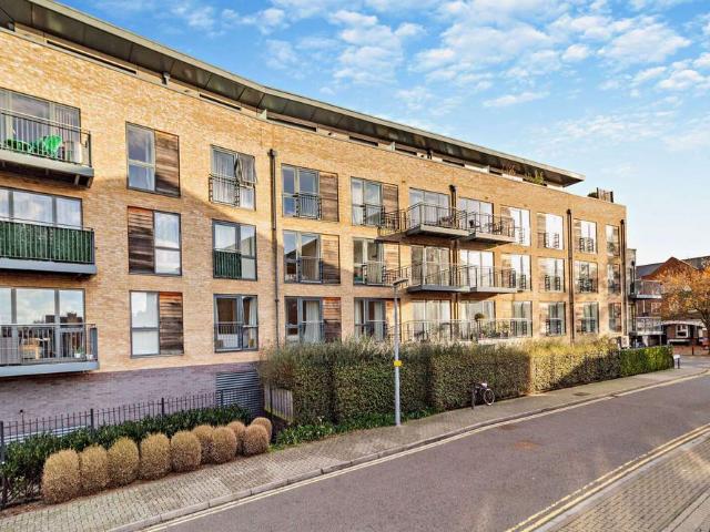 Well presented two bedroom apartment near the river