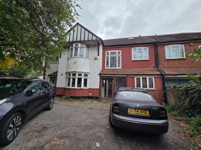 Well Presented One Bedroom Ground Floor Flat