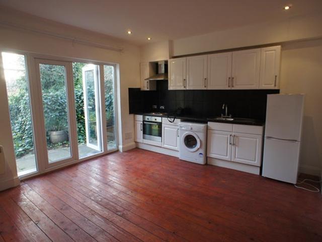 Well Presented One Bedroom Ground Floor Flat