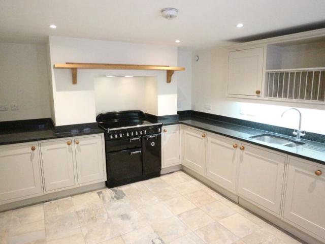 Well Presented & Spacious One Bedroom Apartment for Rent in Colchester