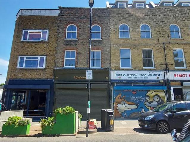 Well Street, Hackney E9 2 bed flat to rent £2,200 pcm £508 pw