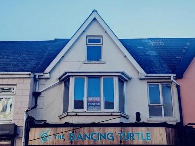 Well Street, Porthcawl, 2 Bedroom Maisonette