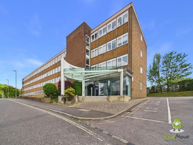 Wella Road, Basingstoke, Hampshire RG22, 2 bed flat to rent, £1,250 pcm | PrimeLocation