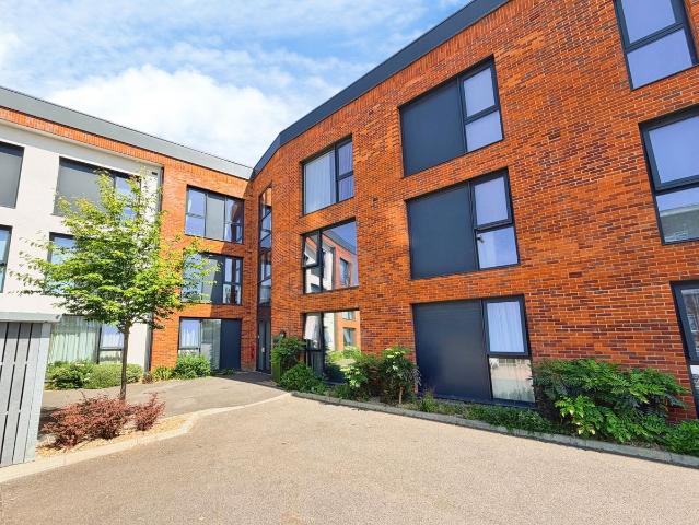 Wella Road, Basingstoke RG22, 2 bed flat to rent, £1,200 pcm | PrimeLocation