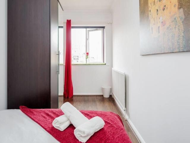 Welland Mews, London E1W, Room to rent, £1,000 pcm | PrimeLocation