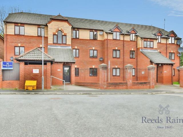 Welland Road, Wilmslow, Cheshire SK9, 2 bed flat to rent, £875 pcm | PrimeLocation