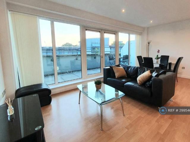Welland Street, London, SE10 2 bed flat to rent £2,395 pcm £553 pw