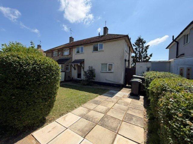Welland Vale Road Corby 3 bed house to rent £1,095 pcm £253 pw