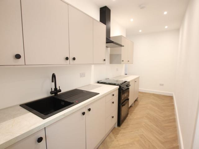 Wellbank Place, Dundee DD5, 2 bed flat to rent, £850 pcm | PrimeLocation