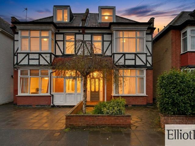 Welldon Crescent, Harrow HA1, Studio to rent, £1,175 pcm | PrimeLocation