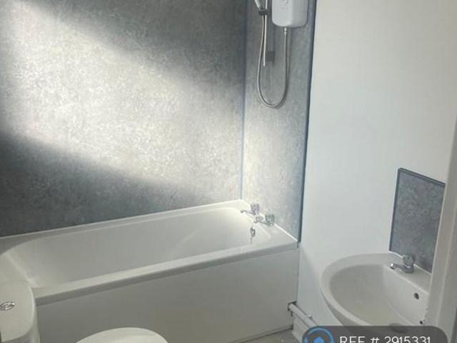 Wellesley Street, Glos, GL1 3 bed terraced house to rent £1,185 pcm £273 pw