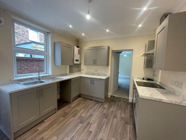 Wellesley Street, King's Lynn PE30, 2 bed flat to rent, £750 pcm | PrimeLocation