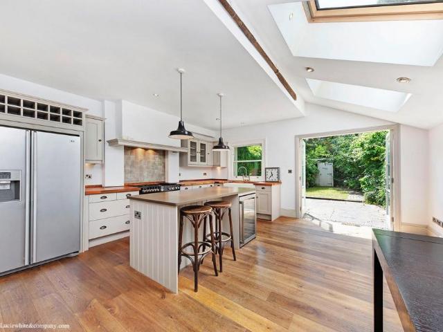 Wellesley Road, Chiswick 5 bed terraced house to rent £5,750 pcm £1,327 pw
