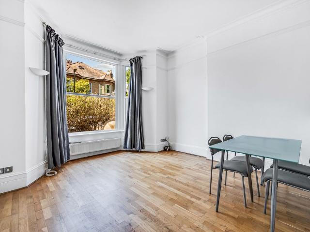 Wellesley Road, Chiswick, London W4, 1 bed flat to rent, £1,750 pcm | PrimeLocation