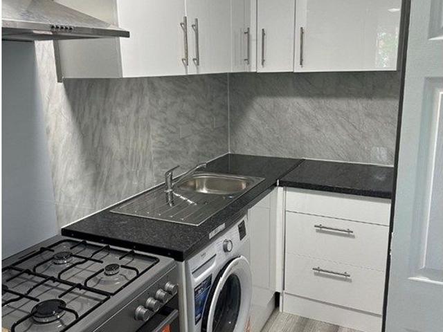Wellesley Road, Croydon CR0, 2 bed flat to rent, £1,550 pcm | PrimeLocation