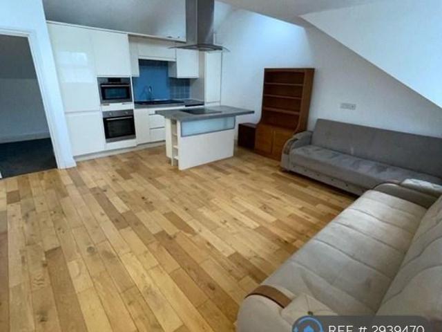 Wellesley Road, Croydon, CR0 3 bed flat to rent £2,150 pcm £496 pw