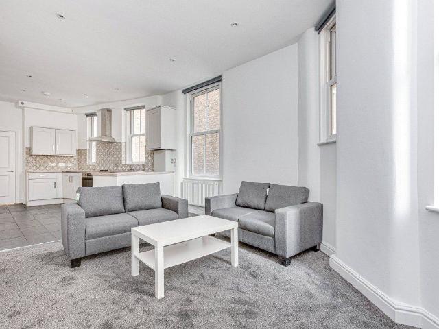 Wellesley Road, Gunnersbury W4, 2 bed flat to rent, £2,000 pcm | PrimeLocation