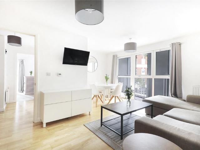 Wellesley Terrace, London 2 bed flat to rent £3,500 pcm £808 pw