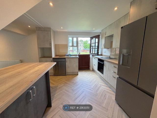Wellfield Court, Huddersfield HD3, 3 bed semi detached house to rent, £1,050 pcm | PrimeLocation