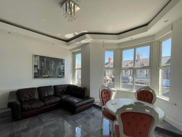 Wellfield Road, Cardiff, 3 Bedroom Apartment