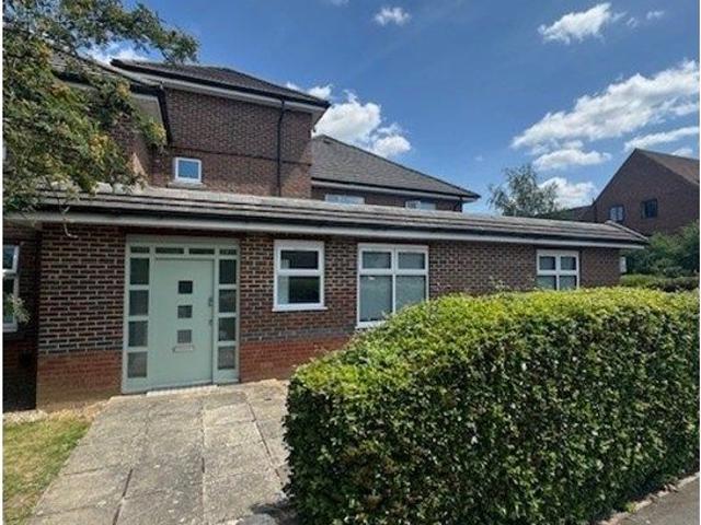 Wellfield Road, Hatfield AL10, 2 bed bungalow to rent, £1,750 pcm | PrimeLocation