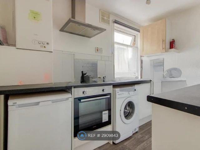 Wellfield Road, London SW16, 2 bed flat to rent, £1,800 pcm | PrimeLocation