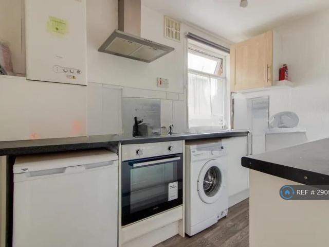Wellfield Road, London, SW16 2 bed flat to rent £1,995 pcm £460 pw