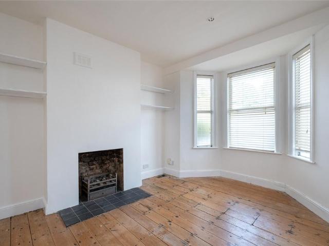 Wellfield Road, Streatham SW16 1 bed apartment to rent £1,600 pcm £369 pw