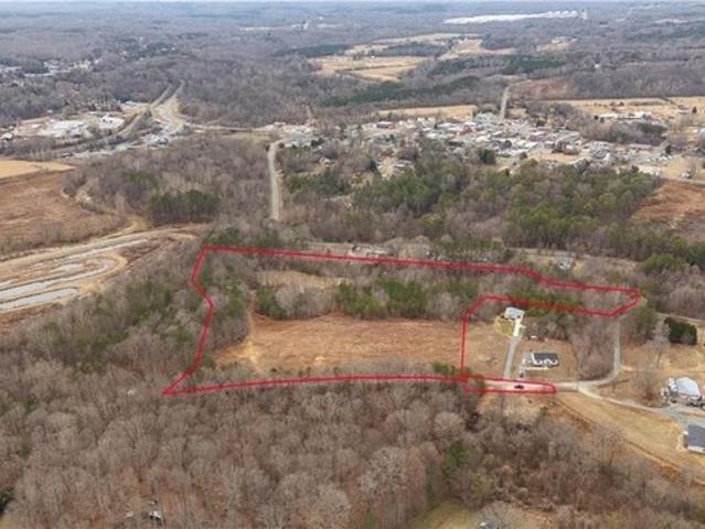 Wellhouse Dr, Walnut Cove, NC 27052