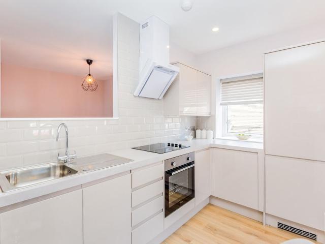 Welling High Street, Welling DA16, Studio to rent, £1,250 pcm | PrimeLocation