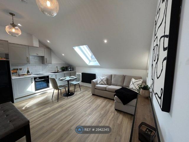 Wellingborough Road, Rushden NN10, Room to rent, £1,150 pcm | PrimeLocation