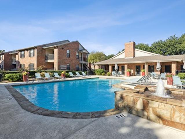 Wellington at Willow Bend 2 Bed 2 Bath Windsor 948 sq ft