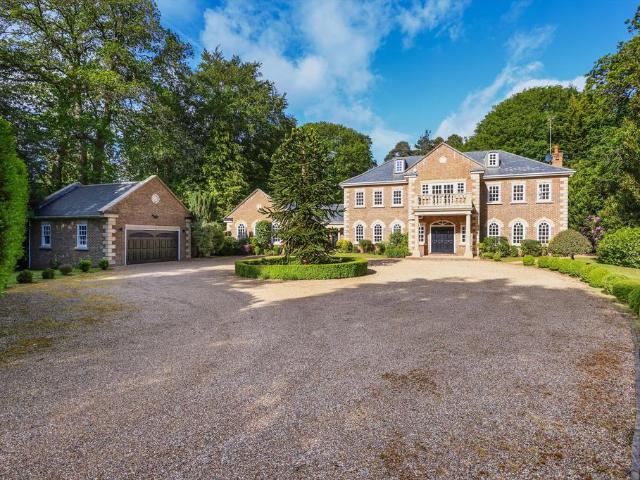 Wellington Avenue, Virginia Water. 5 bed detached house to rent £12,500 pcm £2,885 pw