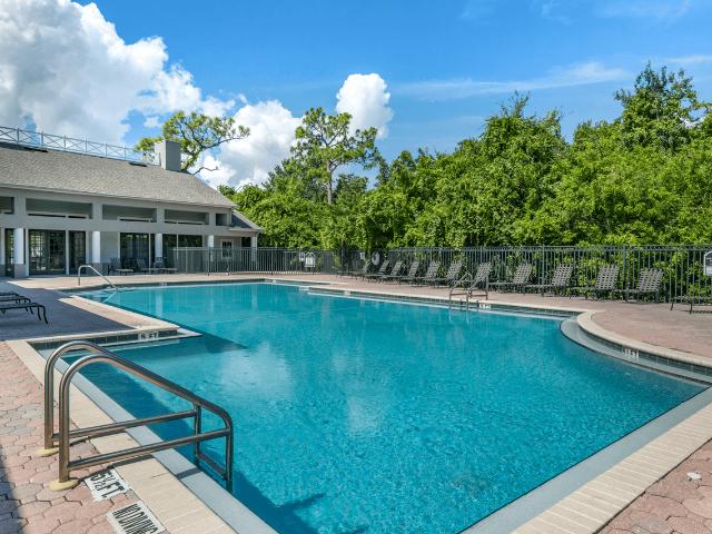 Wellington Apartments 2 Bedroom Apartment for Rent at 2900 Drew St, Clearwater, FL 33759