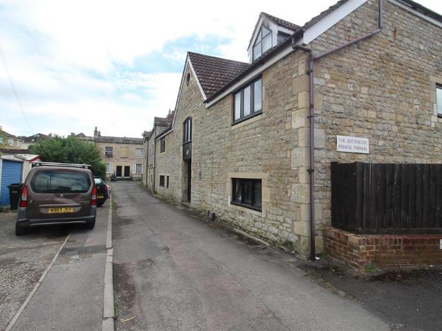 Wellington Buildings, Bath 2 bed maisonette to rent £1,550 pcm £358 pw