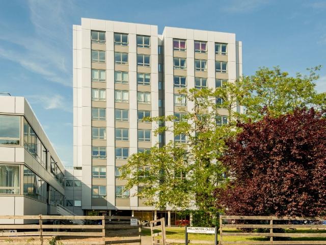 Wellington Close, Walton On Thames KT12, 2 bed flat to rent, £1,500 pcm | PrimeLocation