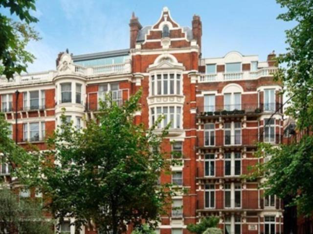 Wellington Court, London SW1X, 2 bed flat to rent, £6,500 pcm | PrimeLocation